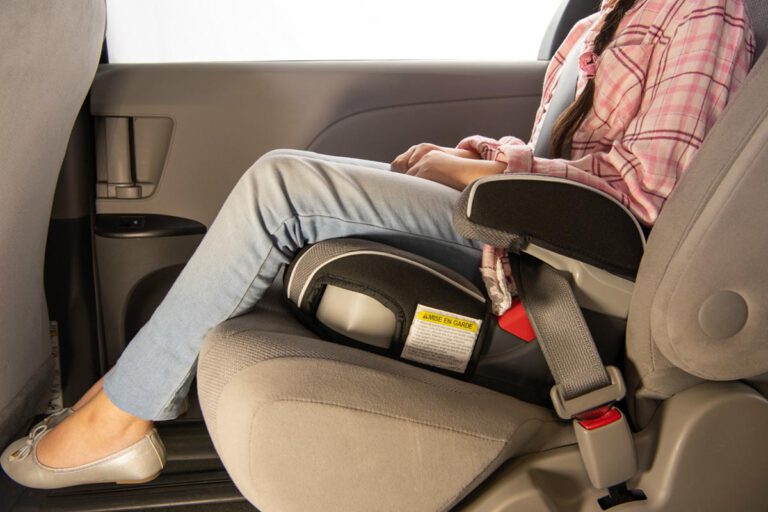 Die besten schmalen Kindersitze im Test - mit Größenangaben
