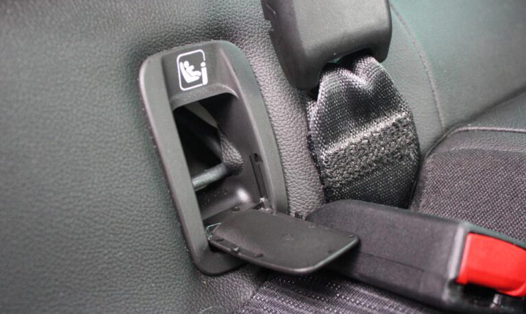 Was ist Isofix? Alles über das Kindersitz-Befestigungssystem - Zaubereltern